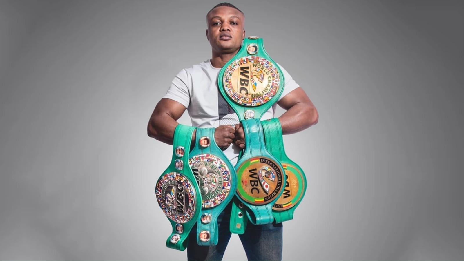 Junior MAKABU, au sommet de la boxe mondiale - Forbes Afrique