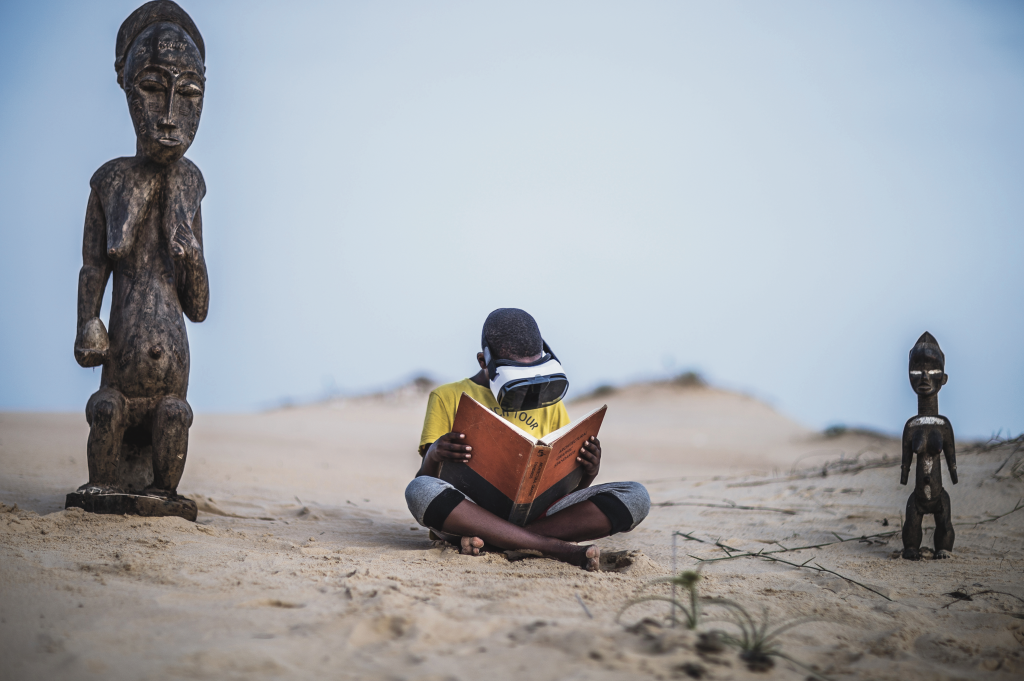 Forbes Afrique I Culture I Alun Be, chantre de l’interdisciplinarité